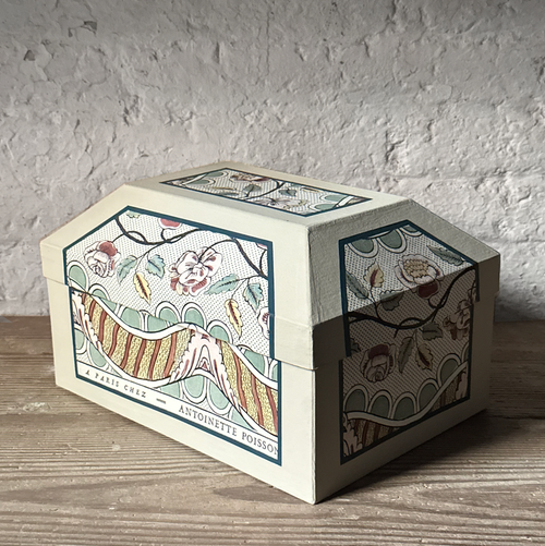 Antoinette Poisson Medium Wedding Box in "Guirlandes et Feston Green ...